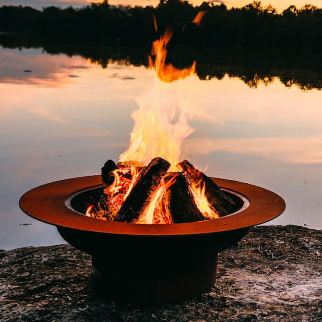 Saturn 41″ Steel Fire Pit | Stargazing-Ready Celestial Design – Mister ...